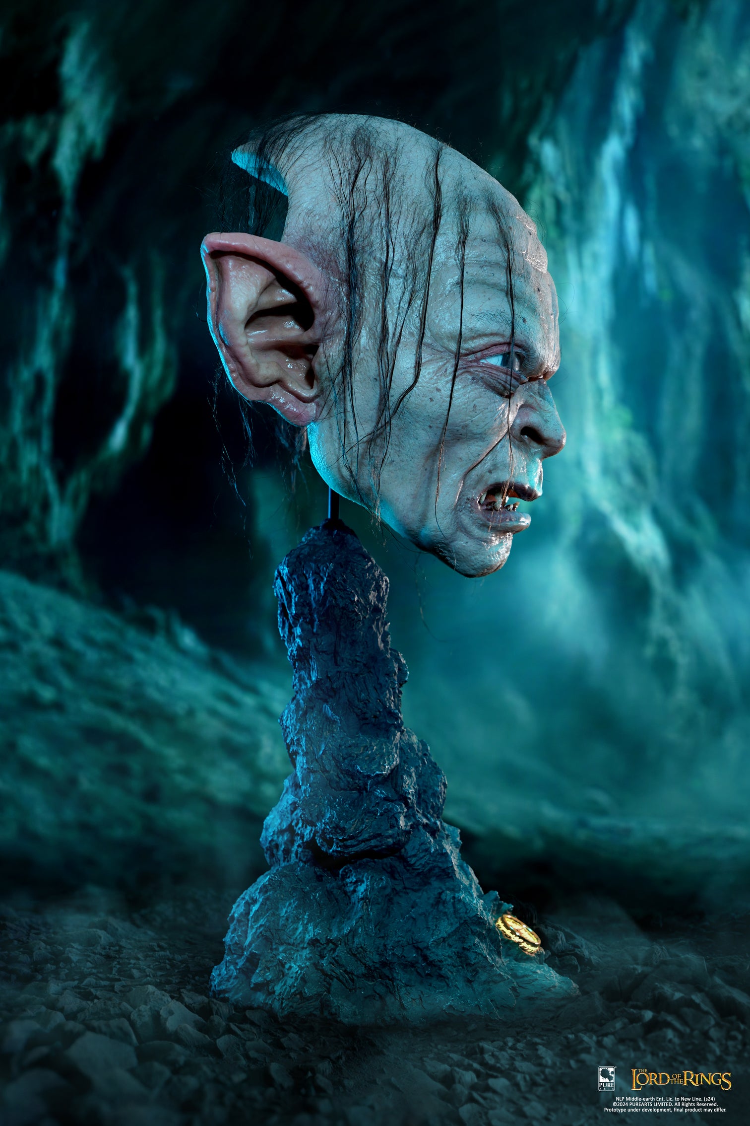 The Lord of the Rings Gollum Art Mask Exclusive Edition with Ring and ...