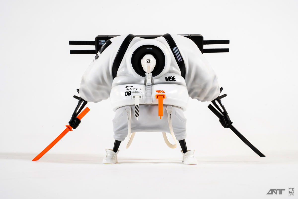 Master 9 Eyes: 1/12 Vinyl Designer Toy by Daytoner and PureArts!